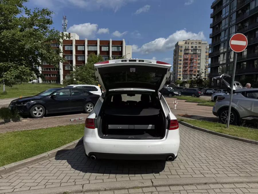 Balts Audi A4 2009 Rīga, ar dzinēja tilpumu 2.70 L un nobraukumu 318 tūkst. km par 4990 €, foto 6 vietnē AUTOMOTO.COM.LV