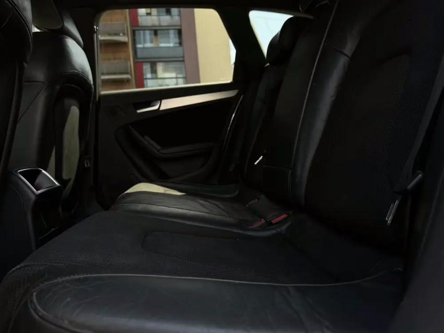 Balts Audi A4 2009 Rīga, ar dzinēja tilpumu 2.70 L un nobraukumu 318 tūkst. km par 4990 €, foto 9 vietnē AUTOMOTO.COM.LV