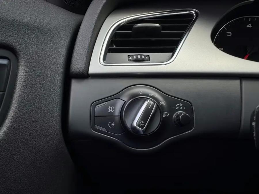 Balts Audi A4 2009 Rīga, ar dzinēja tilpumu 2.70 L un nobraukumu 318 tūkst. km par 4990 €, foto 31 vietnē AUTOMOTO.COM.LV