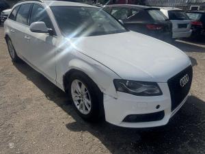 Balts Audi A4 2009 Marijampole, ar dzinēja tilpumu 2.00 L un nobraukumu 500 tūkst. km par 2900 €, foto 4 vietnē AUTOMOTO.COM.LV