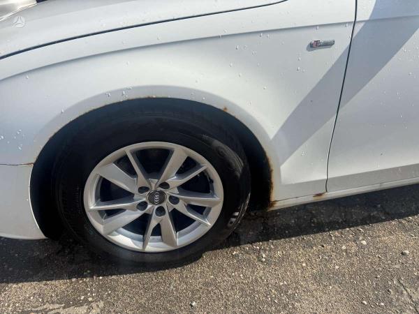 Balts Audi A4 2009 Marijampole, ar dzinēja tilpumu 2.00 L un nobraukumu 500 tūkst. km par 2900 €, foto 4 vietnē AUTOMOTO.COM.LV