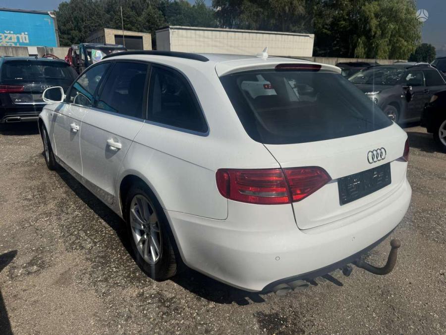 Balts Audi A4 2009 Marijampole, ar dzinēja tilpumu 2.00 L un nobraukumu 500 tūkst. km par 2900 €, foto 7 vietnē AUTOMOTO.COM.LV