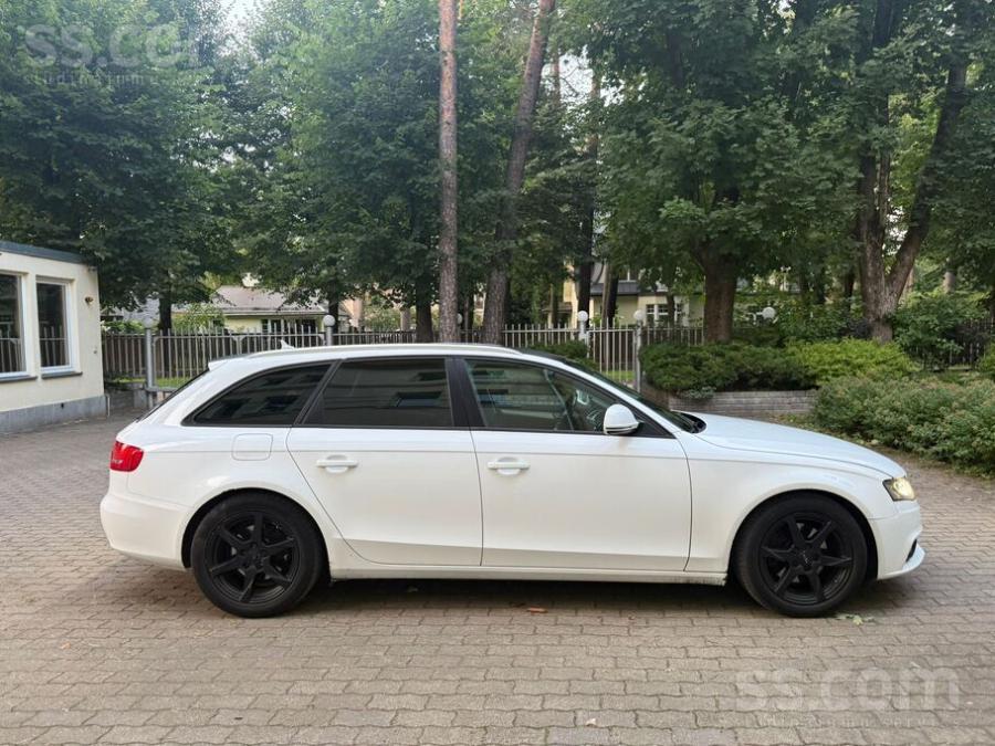 Белый Ауди А4 2009 в Рига, объемом двигателя 2.00 л и пробегом 330 тыс. км за 4400 €, фото 5 на AUTOMOTO.COM.LV