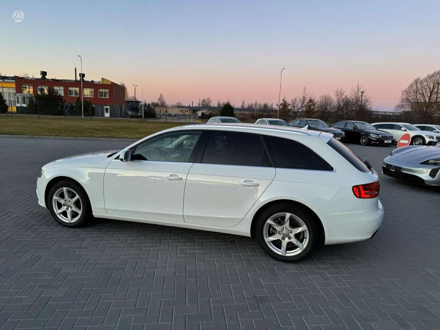 White Audi A4 2010 in Telschi, with an engine capacity of 1.97 L and mileage of 251 thousand km for 5500 €, photo 4 on AUTOMOTO.COM.LV