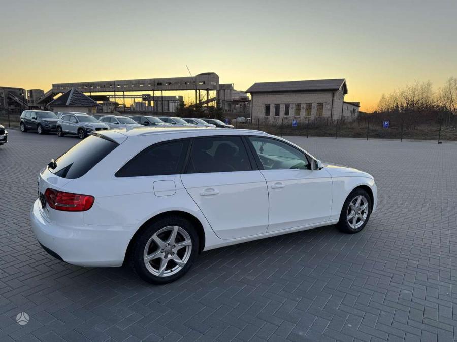 White Audi A4 2010 in Telschi, with an engine capacity of 1.97 L and mileage of 251 thousand km for 5500 €, photo 8 on AUTOMOTO.COM.LV