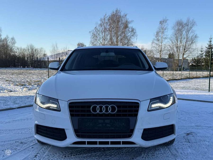 White Audi A4 2010 in Raseiniai, with an engine capacity of 1.97 L and mileage of 325 thousand km for 3350 €, photo 1 on AUTOMOTO.COM.LV
