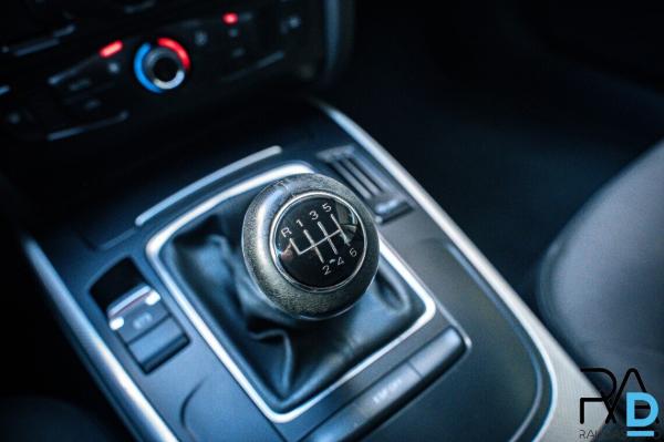 White Audi A4 2010 in Riga, with an engine capacity of 2.00 L and mileage of 299 thousand km for 7990 €, photo 7 on AUTOMOTO.COM.LV
