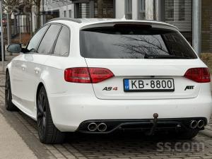 Balts Audi A4 2010 Rīga, ar dzinēja tilpumu 2.70 L un nobraukumu 451 tūkst. km par 5650 €, foto  vietnē AUTOMOTO.COM.LV