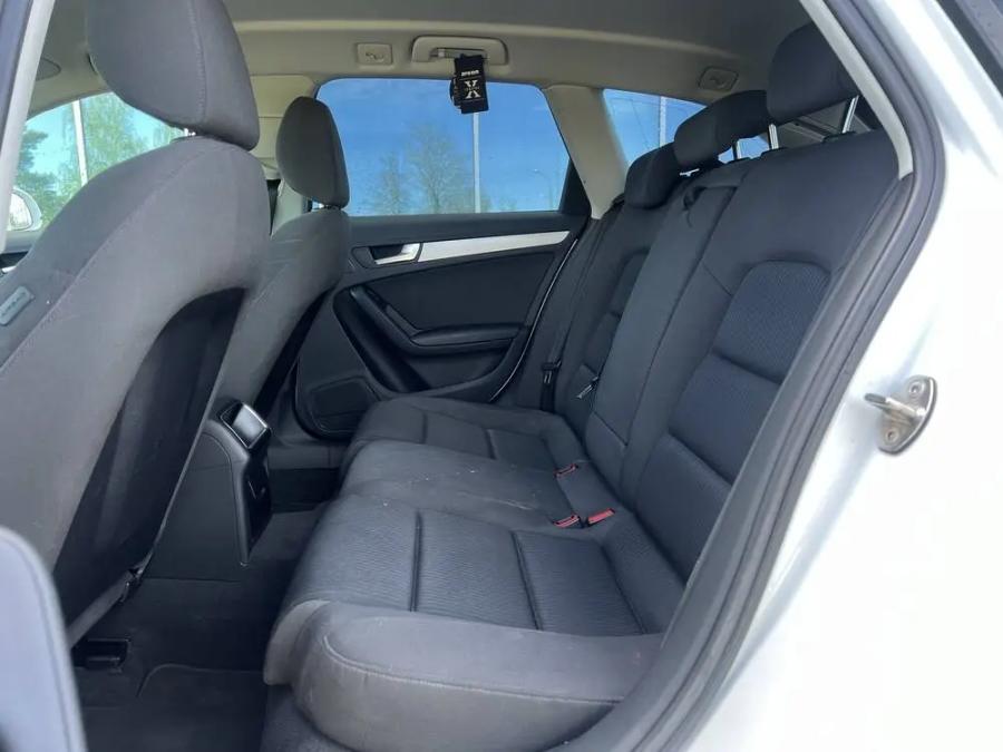 Balts Audi A4 2010 Rēzekne, ar dzinēja tilpumu 2.00 L un nobraukumu 412 tūkst. km par 4850 €, foto 19 vietnē AUTOMOTO.COM.LV