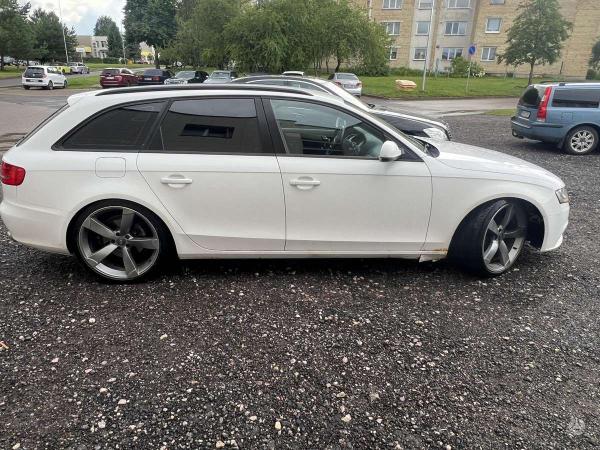 Белый Ауди А4 2010 в Вильнюс, объемом двигателя 2.00 л и пробегом 355 тыс. км за 3500 €, фото 4 на AUTOMOTO.COM.LV