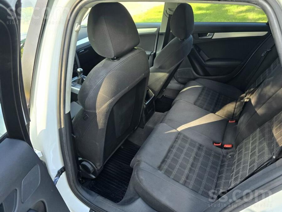 Balts Audi A4 2010 Rīga, ar dzinēja tilpumu 2.00 L un nobraukumu 302 tūkst. km par 6890 €, foto 14 vietnē AUTOMOTO.COM.LV