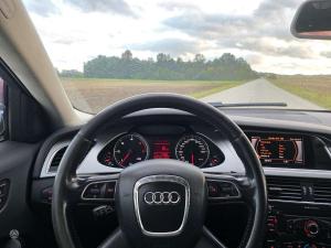 White Audi A4 2010 in Siauliai, with an engine capacity of 2.00 L and mileage of 300 thousand km for 2850 €, photo 11 on AUTOMOTO.COM.LV
