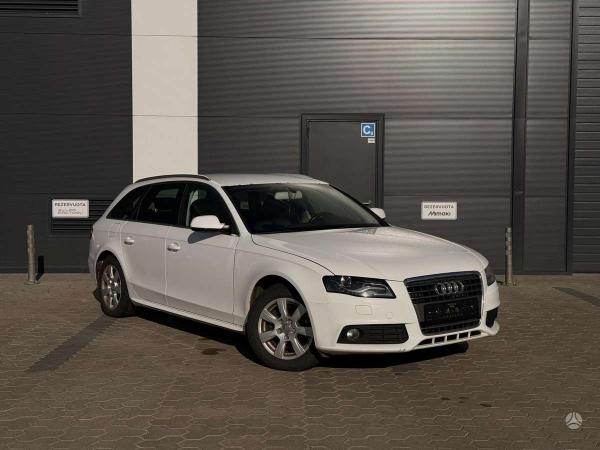 Audi A4 2010 in Vilnius on AUTOMOTO.COM.LV White Audi A4 2010 in Vilnius, with an engine capacity of 1.98 L and mileage of 271 thousand km for 5999 €, photo 3 on AUTOMOTO.COM.LV