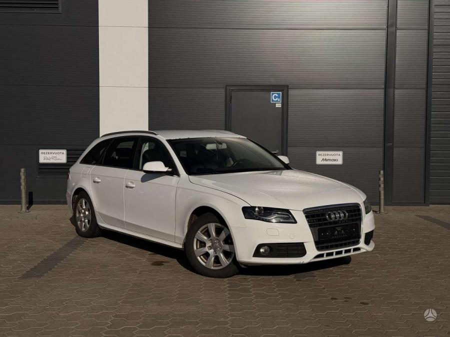 White Audi A4 2010 in Vilnius, with an engine capacity of 1.98 L and mileage of 271 thousand km for 5999 €, photo 3 on AUTOMOTO.COM.LV