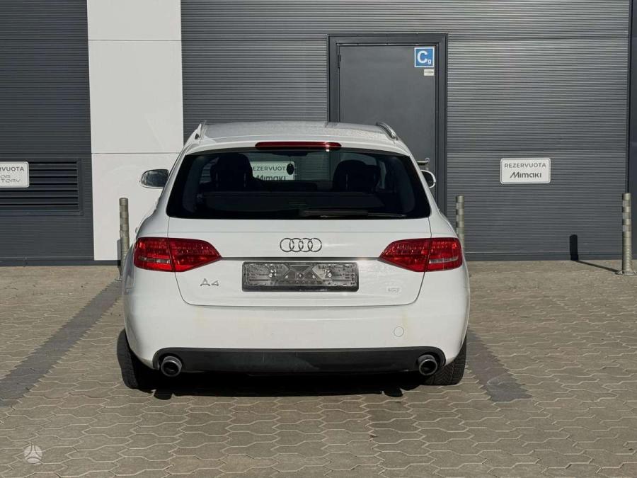 White Audi A4 2010 in Vilnius, with an engine capacity of 1.98 L and mileage of 271 thousand km for 5999 €, photo 4 on AUTOMOTO.COM.LV