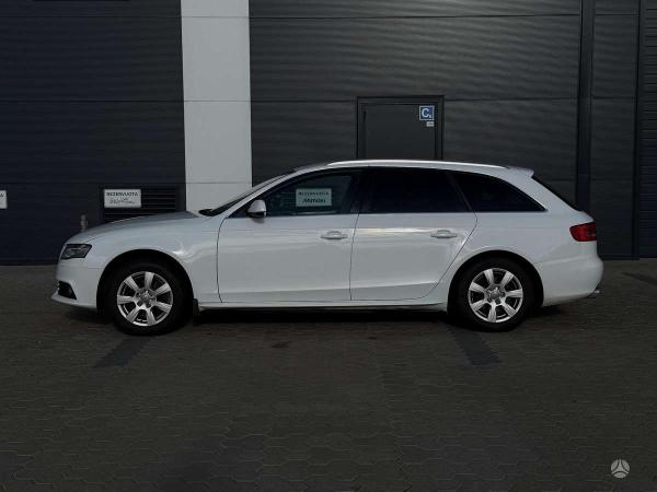 Audi A4 2010 in Vilnius on AUTOMOTO.COM.LV White Audi A4 2010 in Vilnius, with an engine capacity of 1.98 L and mileage of 271 thousand km for 5999 €, photo 5 on AUTOMOTO.COM.LV