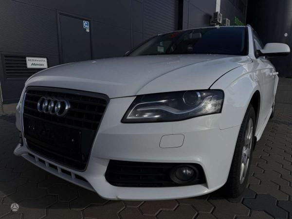 Audi A4 2010 in Vilnius on AUTOMOTO.COM.LV White Audi A4 2010 in Vilnius, with an engine capacity of 1.98 L and mileage of 271 thousand km for 5999 €, photo 7 on AUTOMOTO.COM.LV
