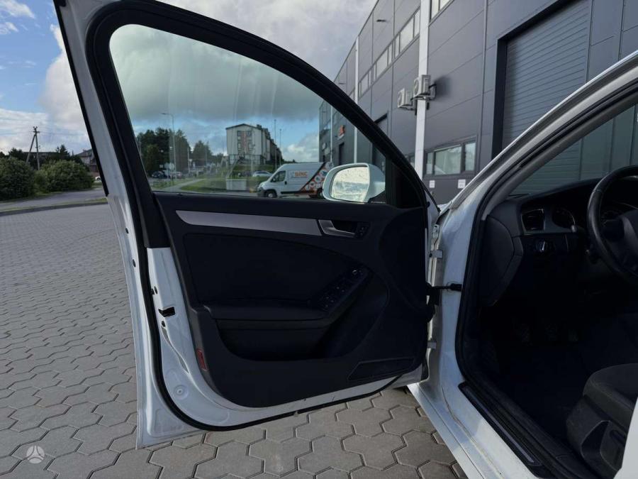White Audi A4 2010 in Vilnius, with an engine capacity of 1.98 L and mileage of 271 thousand km for 5999 €, photo 8 on AUTOMOTO.COM.LV
