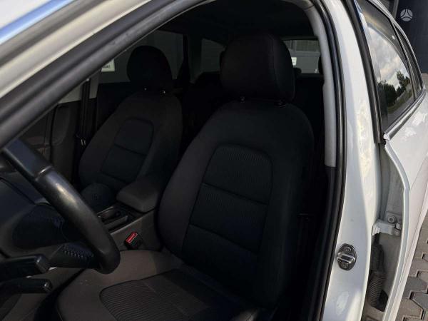 Audi A4 2010 in Vilnius on AUTOMOTO.COM.LV White Audi A4 2010 in Vilnius, with an engine capacity of 1.98 L and mileage of 271 thousand km for 5999 €, photo 10 on AUTOMOTO.COM.LV