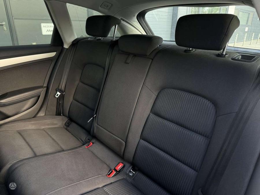 White Audi A4 2010 in Vilnius, with an engine capacity of 1.98 L and mileage of 271 thousand km for 5999 €, photo 11 on AUTOMOTO.COM.LV