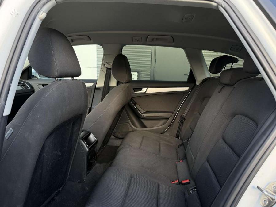 White Audi A4 2010 in Vilnius, with an engine capacity of 1.98 L and mileage of 271 thousand km for 5999 €, photo 12 on AUTOMOTO.COM.LV
