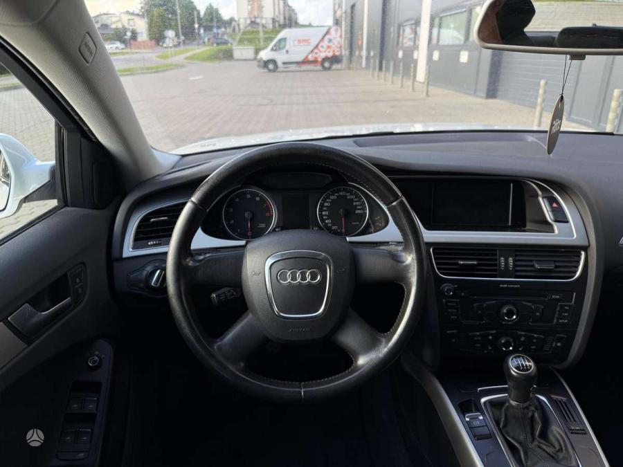 White Audi A4 2010 in Vilnius, with an engine capacity of 1.98 L and mileage of 271 thousand km for 5999 €, photo 13 on AUTOMOTO.COM.LV
