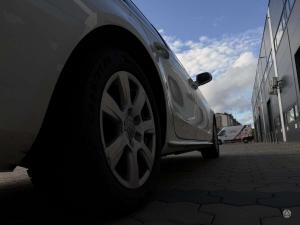 White Audi A4 2010 in Vilnius, with an engine capacity of 1.98 L and mileage of 271 thousand km for 5999 €, photo 18 on AUTOMOTO.COM.LV