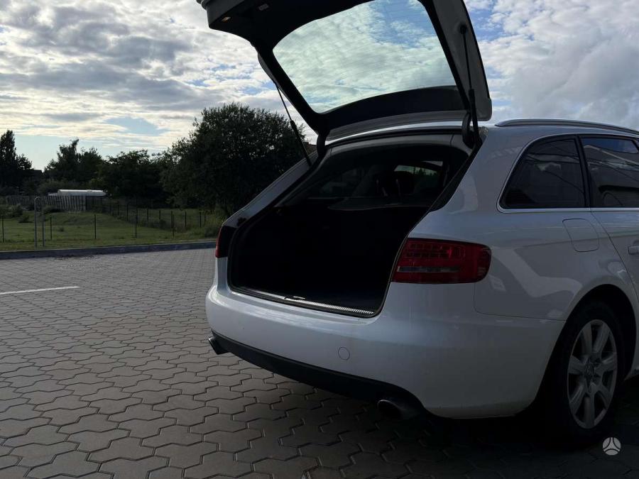 White Audi A4 2010 in Vilnius, with an engine capacity of 1.98 L and mileage of 271 thousand km for 5999 €, photo 19 on AUTOMOTO.COM.LV
