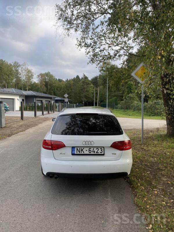 Balts Audi A4 2011 Rīga, ar dzinēja tilpumu 2.00 L un nobraukumu 315 tūkst. km par 6450 €, foto 3 vietnē AUTOMOTO.COM.LV
