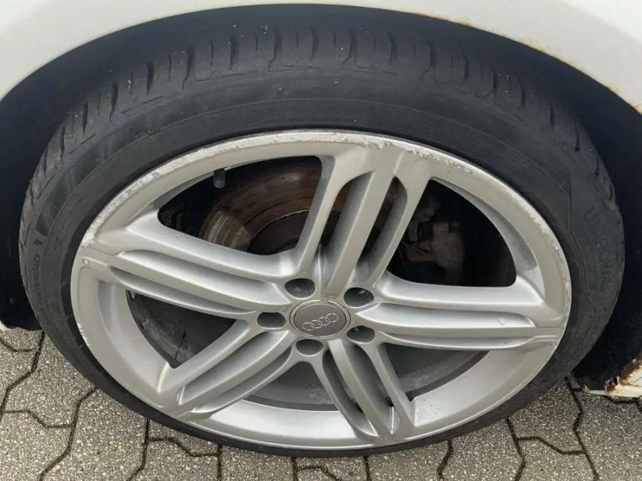 Balts Audi A4 2011 Mārupe, ar dzinēja tilpumu 2.00 L un nobraukumu 265 tūkst. km par 6990 €, foto 10 vietnē AUTOMOTO.COM.LV