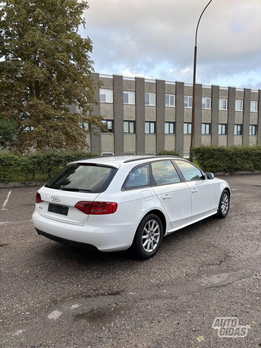Balts Audi A4 2011 Panevēža, ar dzinēja tilpumu 2.00 L un nobraukumu 258 tūkst. km par 4950 €, foto 6 vietnē AUTOMOTO.COM.LV