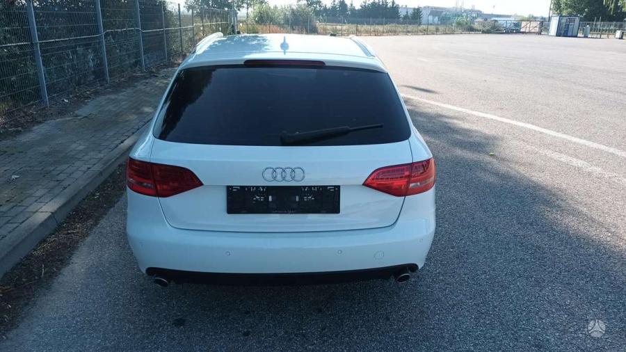 Balts Audi A4 2011 Marijampole, ar dzinēja tilpumu 2.70 L un nobraukumu 270 tūkst. km par 3600 €, foto 5 vietnē AUTOMOTO.COM.LV