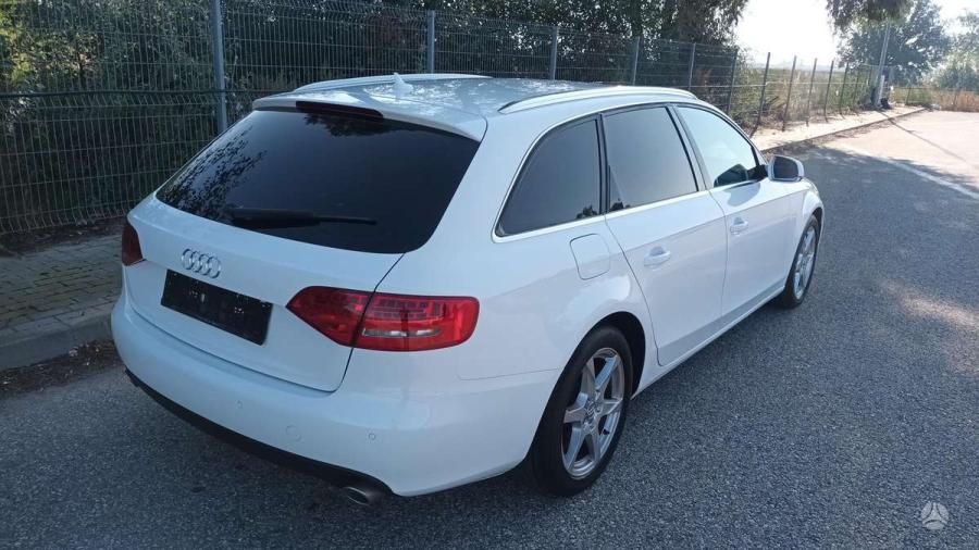 Balts Audi A4 2011 Marijampole, ar dzinēja tilpumu 2.70 L un nobraukumu 270 tūkst. km par 3600 €, foto 6 vietnē AUTOMOTO.COM.LV