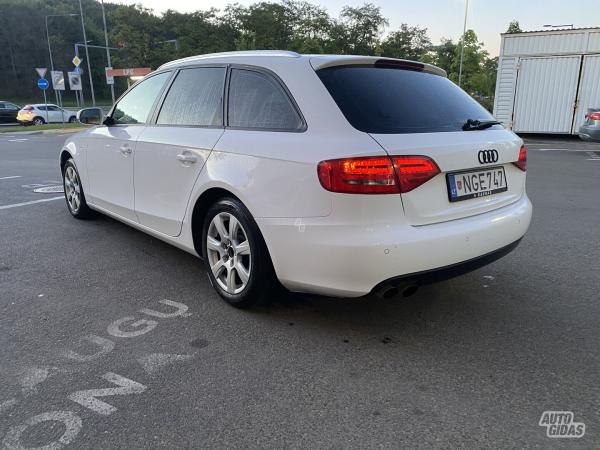 Audi A4 2011 Viļņa vietnē Balts Audi A4 2011 Viļņa, ar dzinēja tilpumu 2.00 L un nobraukumu 295 tūkst. km par 3700 €, foto 1 vietnē AUTOMOTO.COM.LV