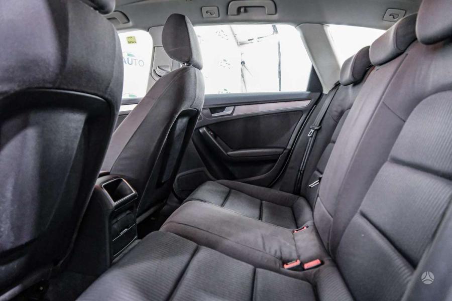 Balts Audi A4 2012 Kauņa, ar dzinēja tilpumu 2.00 L un nobraukumu 303 tūkst. km par 7590 €, foto 9 vietnē AUTOMOTO.COM.LV