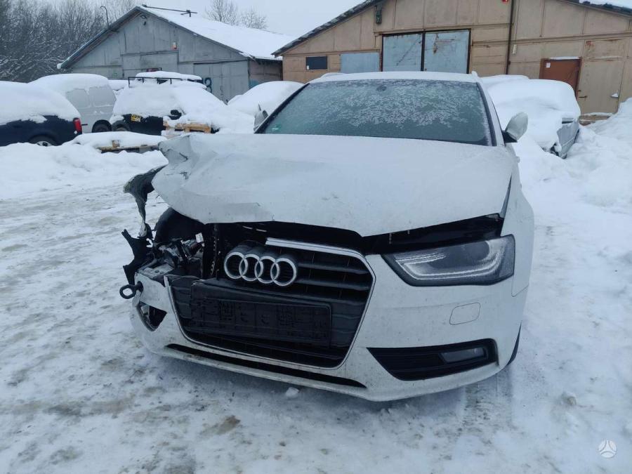 White Audi A4 2012 in Vilnius, with an engine capacity of 2.00 L and mileage of 181 thousand km for 4700 €, photo 3 on AUTOMOTO.COM.LV