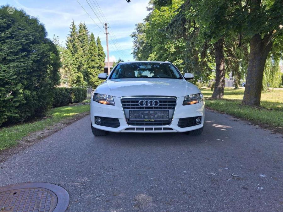 Balts Audi A4 2012 Marijampole, ar dzinēja tilpumu 1.97 L un nobraukumu 264 tūkst. km par 5450 €, foto 3 vietnē AUTOMOTO.COM.LV