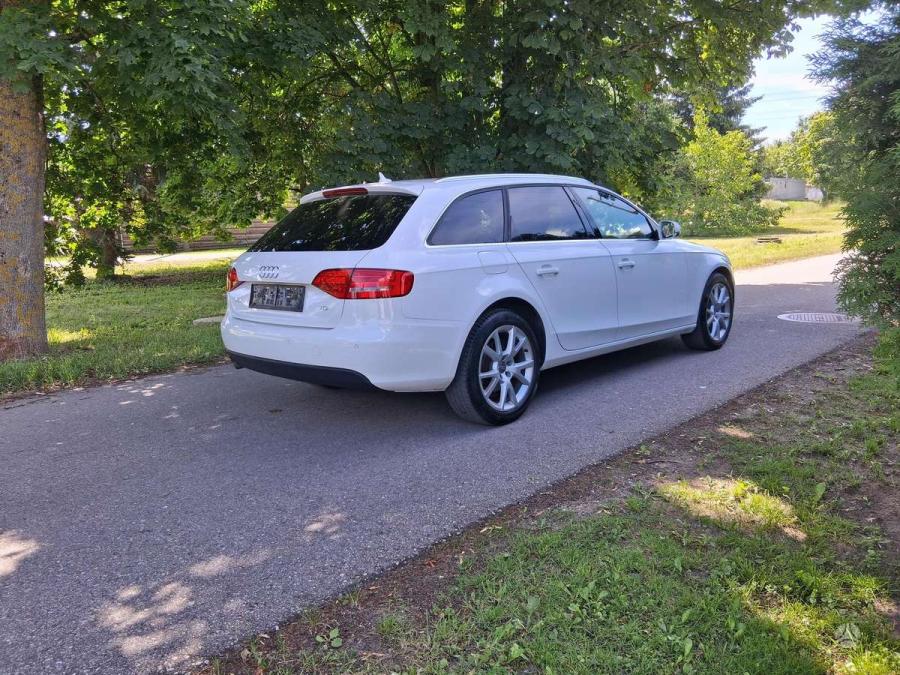 Balts Audi A4 2012 Marijampole, ar dzinēja tilpumu 1.97 L un nobraukumu 264 tūkst. km par 5450 €, foto 8 vietnē AUTOMOTO.COM.LV