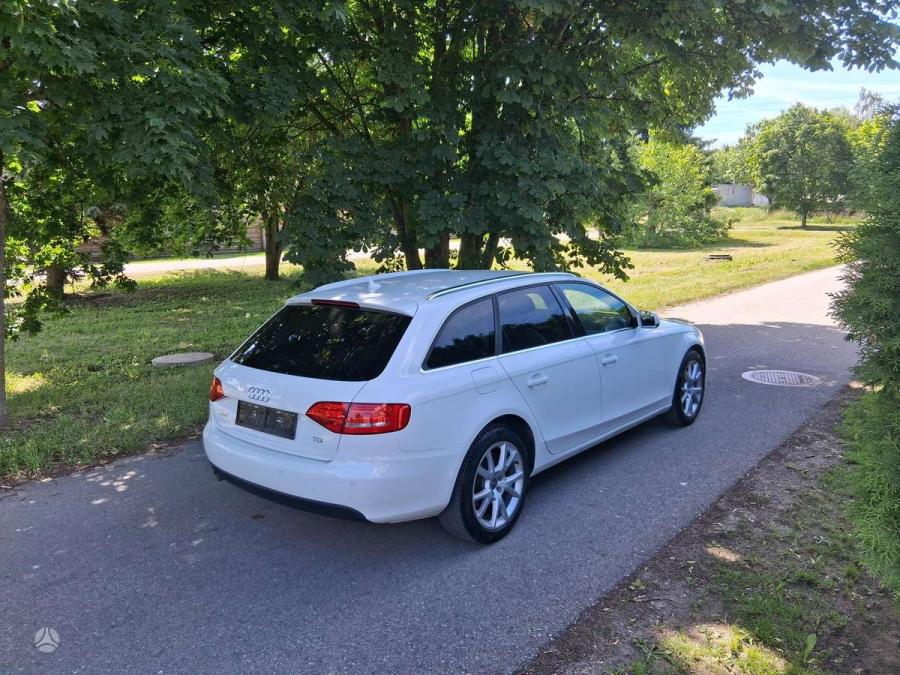 Balts Audi A4 2012 Marijampole, ar dzinēja tilpumu 1.97 L un nobraukumu 264 tūkst. km par 5450 €, foto 11 vietnē AUTOMOTO.COM.LV