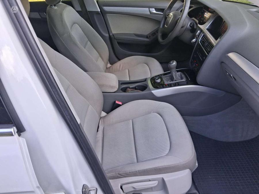 Balts Audi A4 2012 Marijampole, ar dzinēja tilpumu 1.97 L un nobraukumu 264 tūkst. km par 5450 €, foto 14 vietnē AUTOMOTO.COM.LV