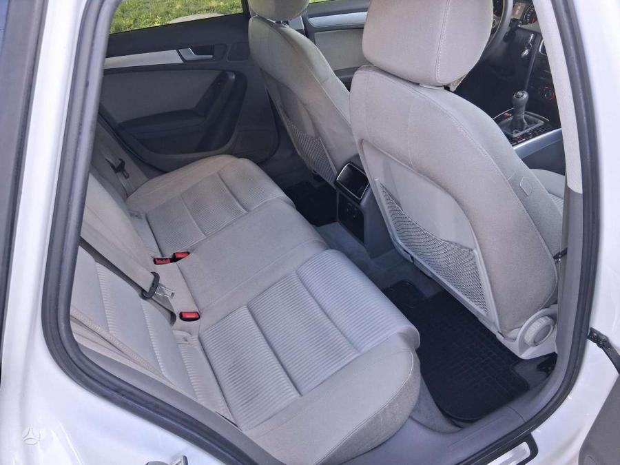 Balts Audi A4 2012 Marijampole, ar dzinēja tilpumu 1.97 L un nobraukumu 264 tūkst. km par 5450 €, foto 15 vietnē AUTOMOTO.COM.LV