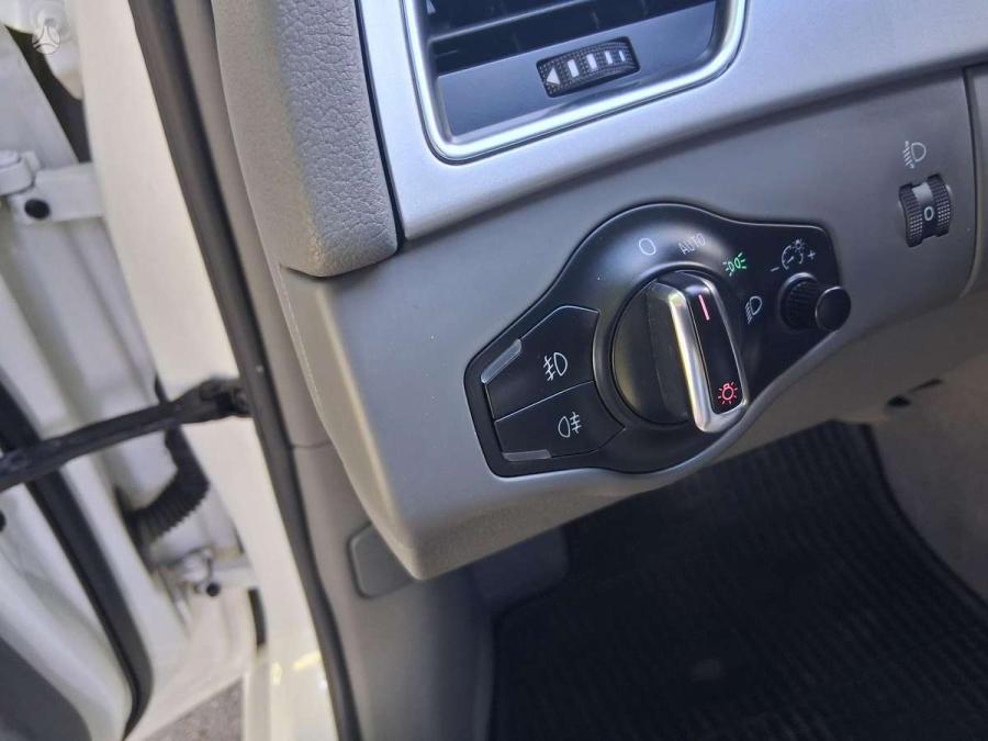 Balts Audi A4 2012 Marijampole, ar dzinēja tilpumu 1.97 L un nobraukumu 264 tūkst. km par 5450 €, foto 19 vietnē AUTOMOTO.COM.LV