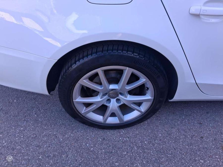 Balts Audi A4 2012 Marijampole, ar dzinēja tilpumu 1.97 L un nobraukumu 264 tūkst. km par 5450 €, foto 25 vietnē AUTOMOTO.COM.LV