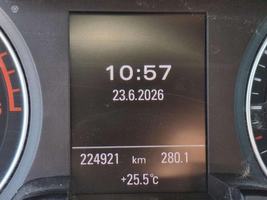 White Audi A4 2012 in Kedainiai, with an engine capacity of 1.97 L and mileage of 225 thousand km for 6200 €, photo 10 on AUTOMOTO.COM.LV