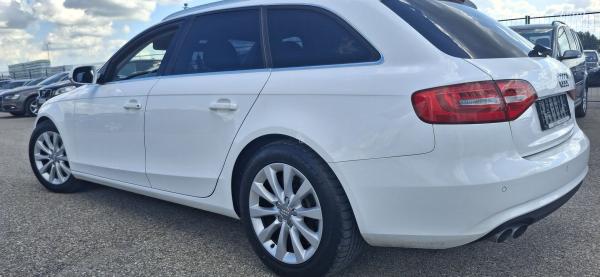 Balts Audi A4 2012 Marijampole, ar dzinēja tilpumu 2.00 L un nobraukumu 250 tūkst. km par 6250 €, foto 6 vietnē AUTOMOTO.COM.LV