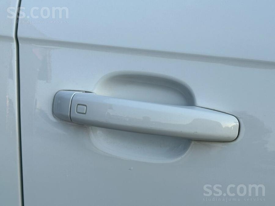 White Audi A4 2012 in Jelgava, with an engine capacity of 2.00 L and mileage of 269 thousand km for 8350 €, photo 4 on AUTOMOTO.COM.LV