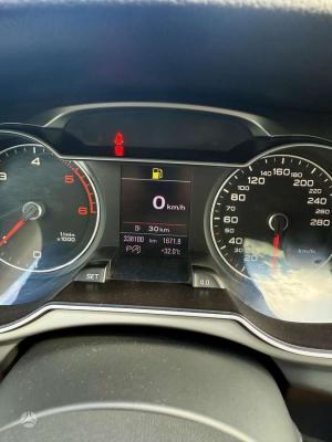 Balts Audi A4 2012 Viļņa, ar dzinēja tilpumu 1.97 L un nobraukumu 338 tūkst. km par 5650 €, foto 18 vietnē AUTOMOTO.COM.LV