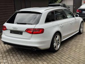 White Audi A4 2012 in Riga, with an engine capacity of 2.97 L and mileage of 293 thousand km for 8500 €, photo 5 on AUTOMOTO.COM.LV