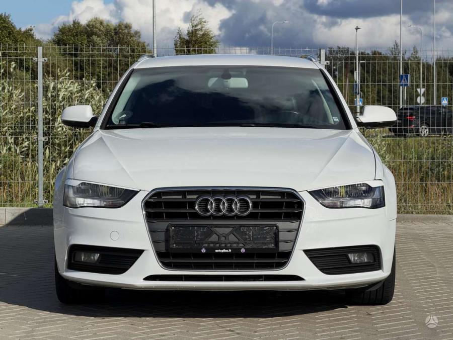 White Audi A4 2012 in Taurage, with an engine capacity of 1.97 L and mileage of 342 thousand km for 6700 €, photo 4 on AUTOMOTO.COM.LV