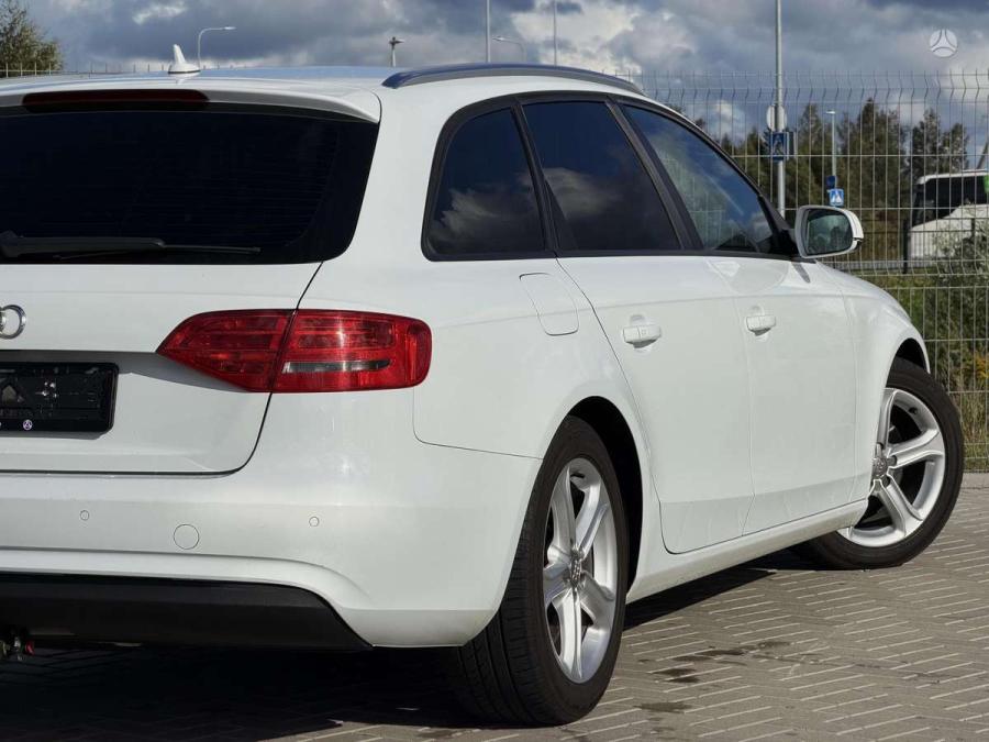 White Audi A4 2012 in Taurage, with an engine capacity of 1.97 L and mileage of 342 thousand km for 6700 €, photo 9 on AUTOMOTO.COM.LV